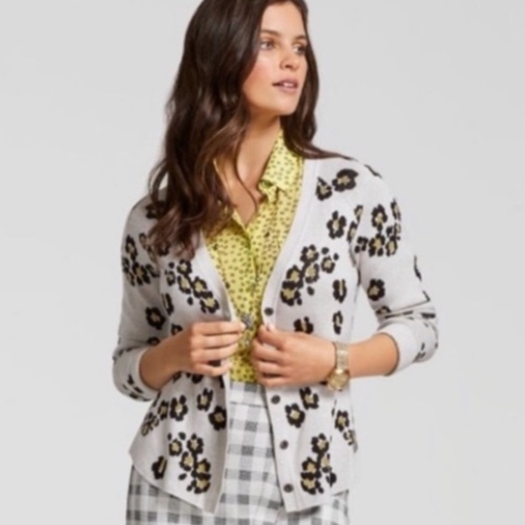 CAbi | Sweaters | Cabi Kiki Leopard Print Vneck Cardigan Small | Poshmark